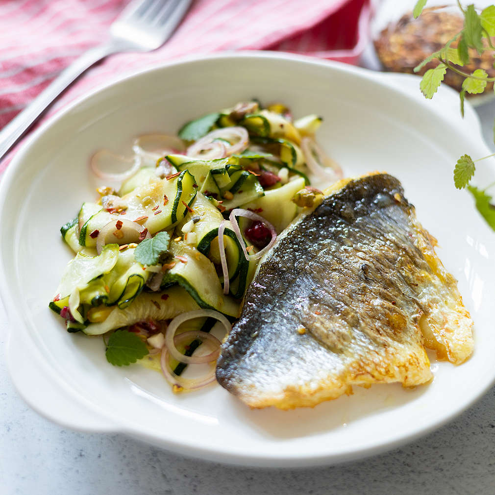 Recept: Orada sa salatom od tikvica | Kaufland