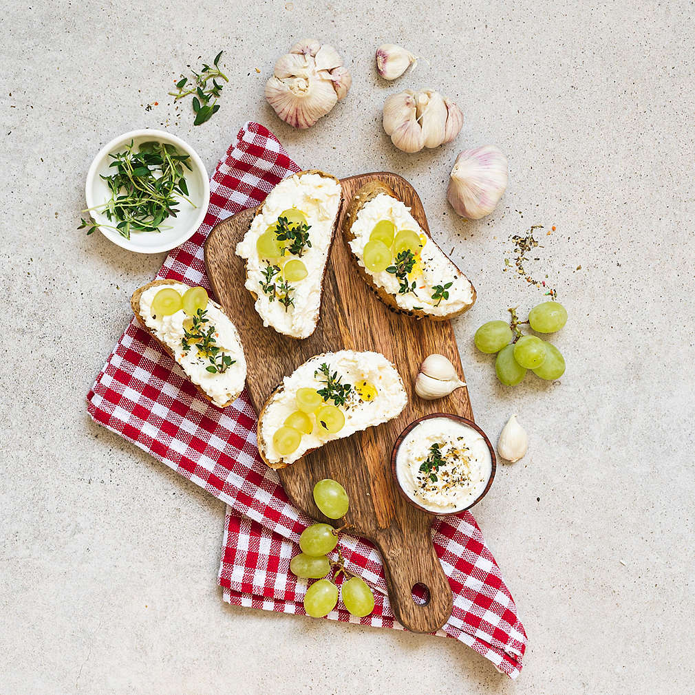 Česneková pomazánka s hroznovým vínem - Recept | Kaufland