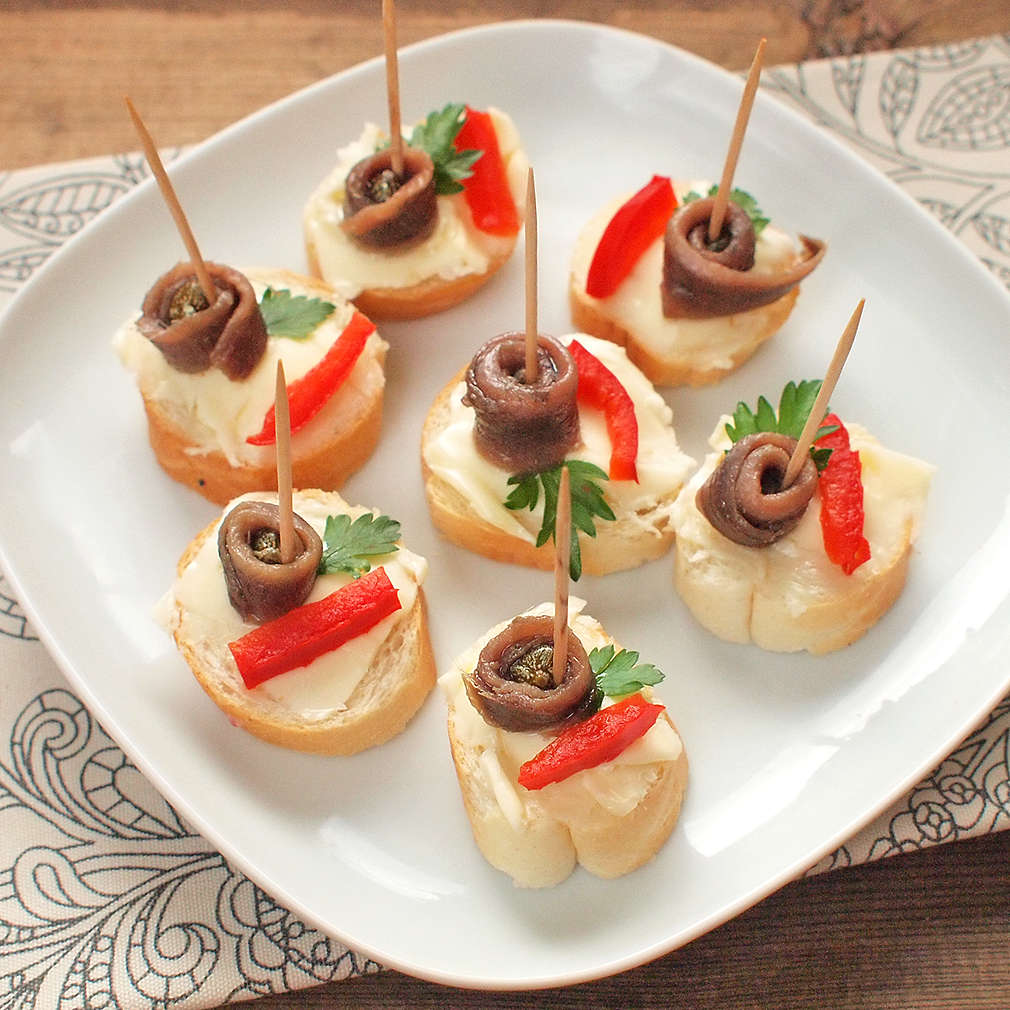 Jednohubky se sardelovými očky - Recept | Kaufland