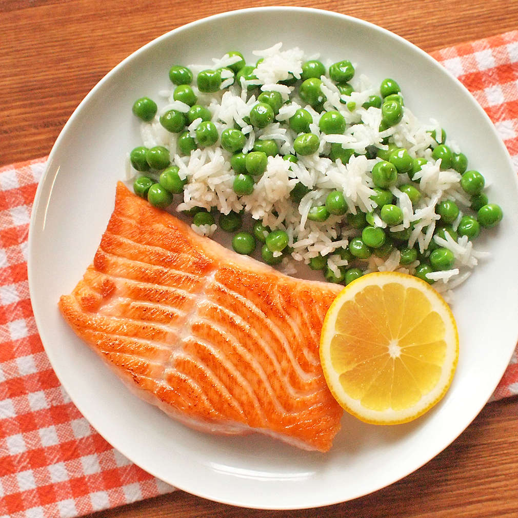 Filet z lososa s hráškovou rýží - Recept | Kaufland