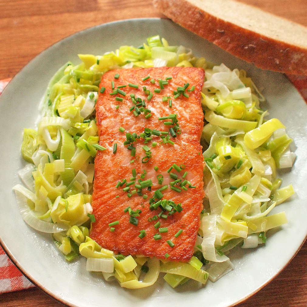 Filet z lososa s dušeným pórkem - Recept | Kaufland
